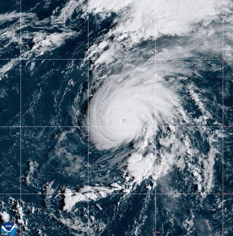 Hurricane forecasters warn of double storm nearing East Coast - NewsBreak