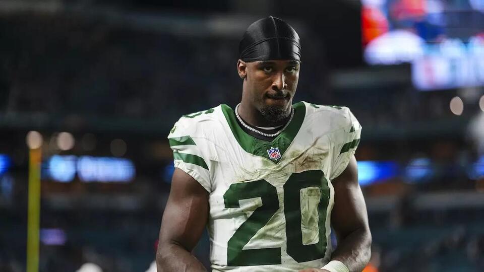Breece Hall Breaks Silence After Jets Trade Teammates - NewsBreak