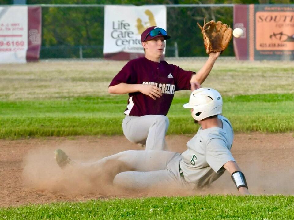 Huskies Score 4 Runs In Final Inning To Top Rebels