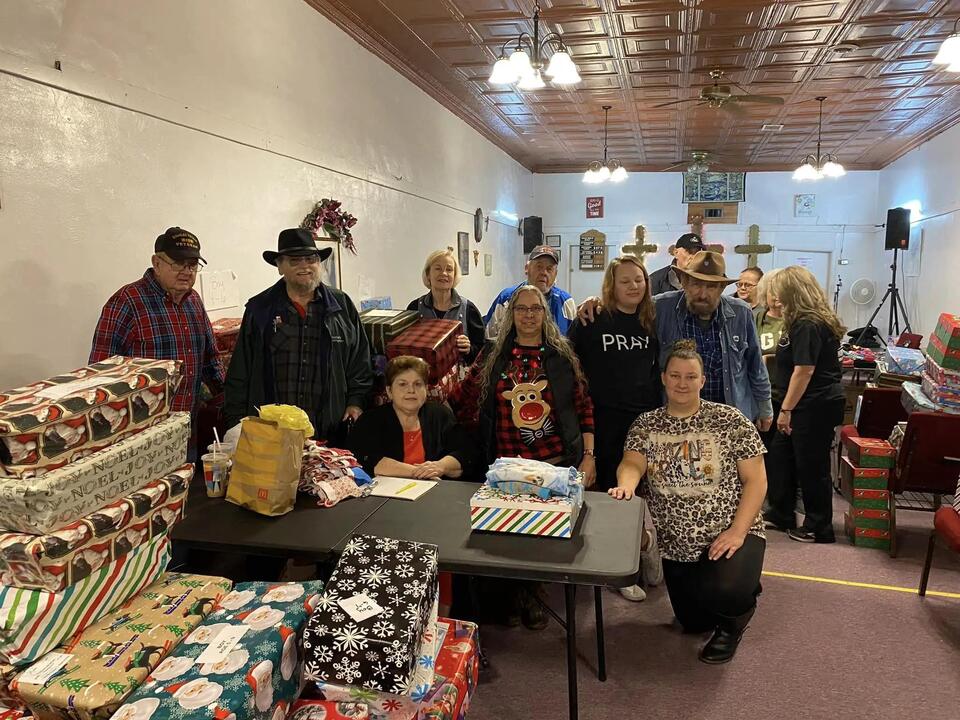 Local mission hands out 1,300 gifts to children