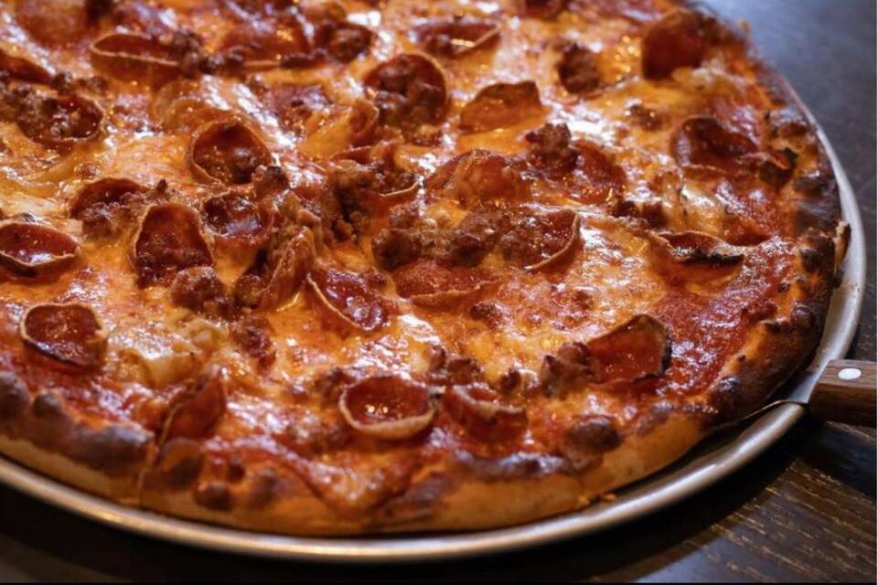 Michigan Restaurant Named One Of America's Best Pizza Joints - NewsBreak