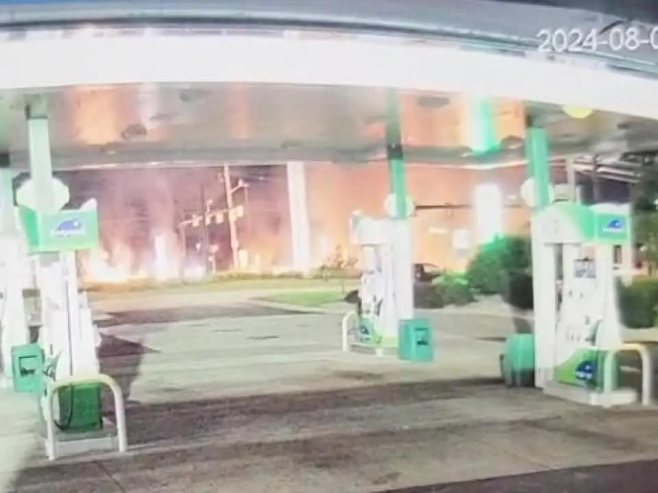54-year-old dies in fiery crash in Sterling Heights