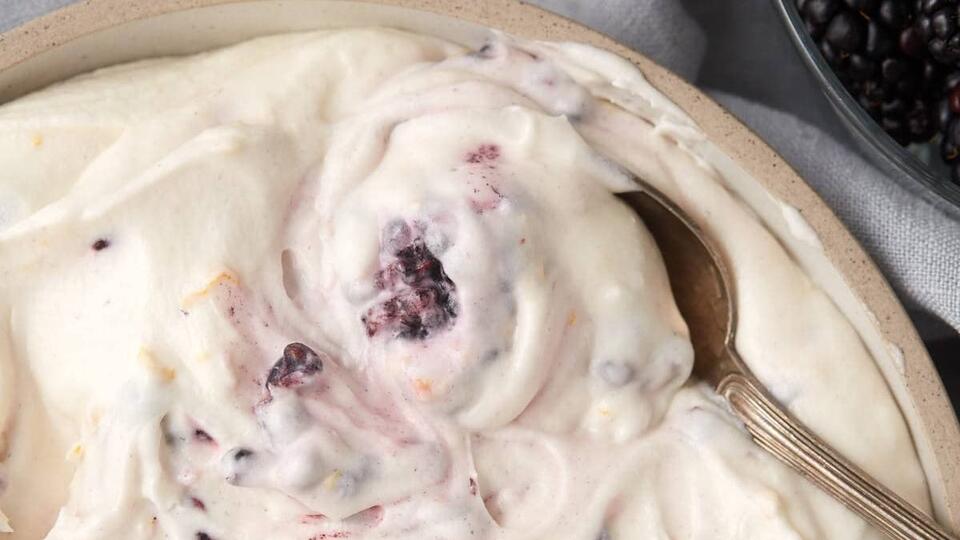 Make Any Cake Pop with This Creamy Blackberry Frosting - NewsBreak