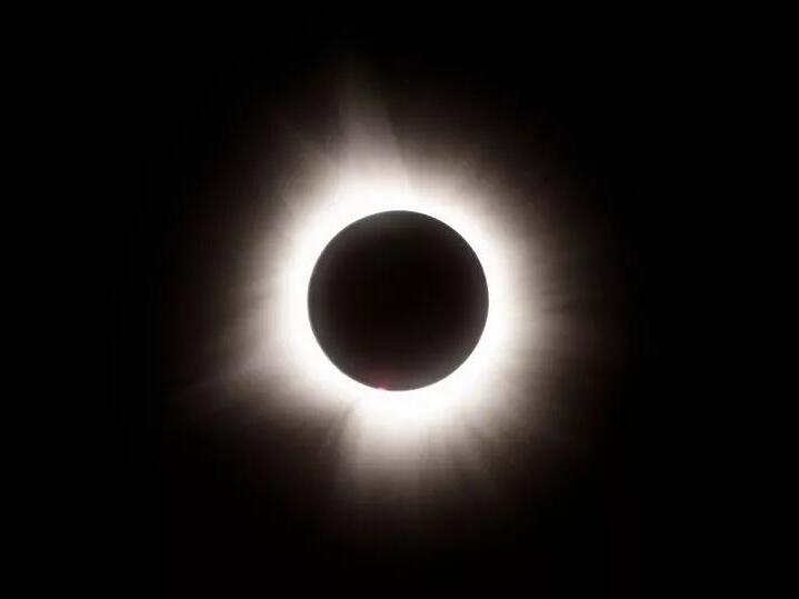 People panic over 'scorched eyeballs' and headaches after looking at ...