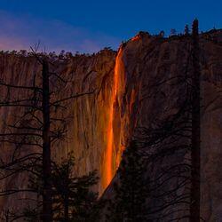 A Rare Phenomenon Transforms Yosemite's Firefall Into A Beautiful ...