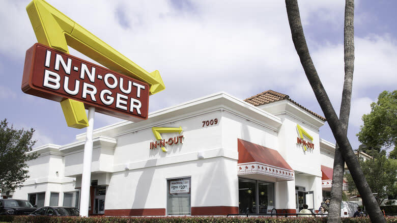 The Only 8 US States With An In-N-Out Burger Location - NewsBreak