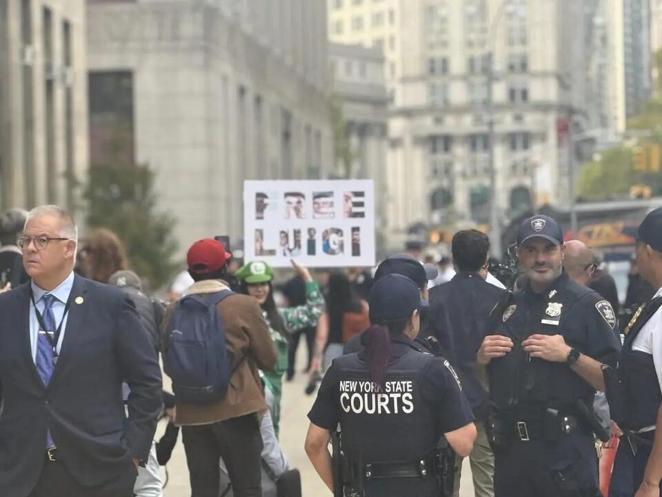 Judge Drops Two Murder Charges Tied to Terrorism in Mangione Case ...