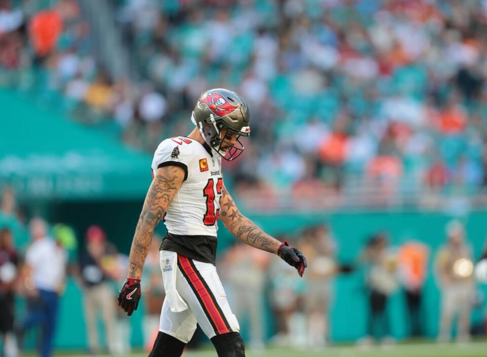 NFL Insider Sheds Light on Mike Evans’ Future with Tampa Bay Buccaneers ...