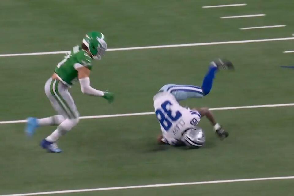 Cowboys’ Alijah Clark got blasted on punt return before forcing ...