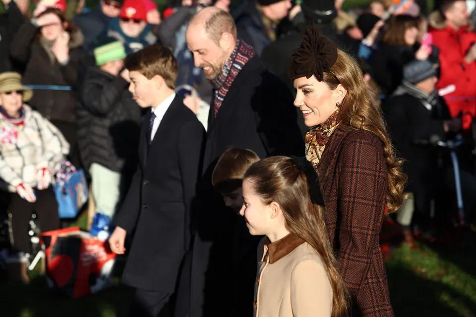 Kate Middleton Puts a Sophisticated Spin on Festive Plaid for Christmas ...