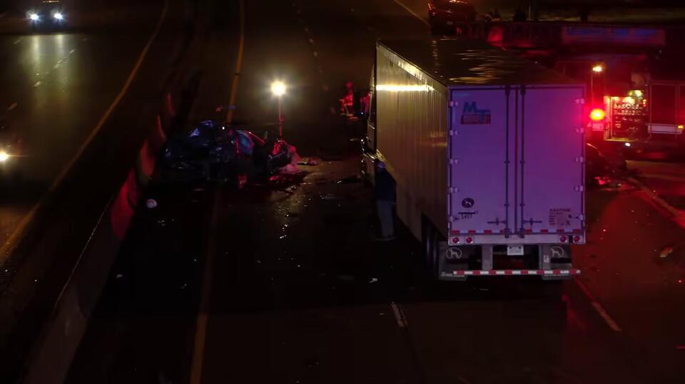 2 dead after multi-vehicle crash on I-55 near South Parkway - NewsBreak