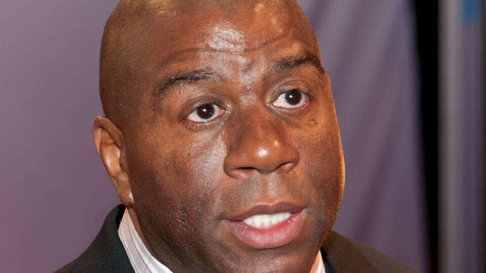 Magic Johnson Reacts to Hall of Fame Induction of Top Sports Reporter ...