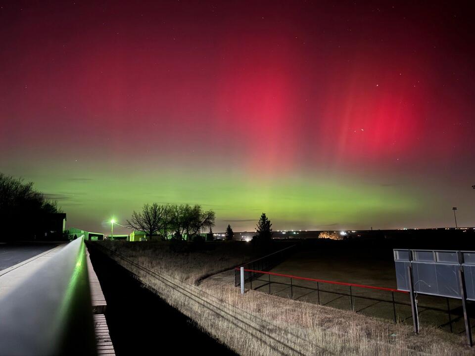 Northern Lights Make Surprise Appearance in Northern Colorado - NewsBreak