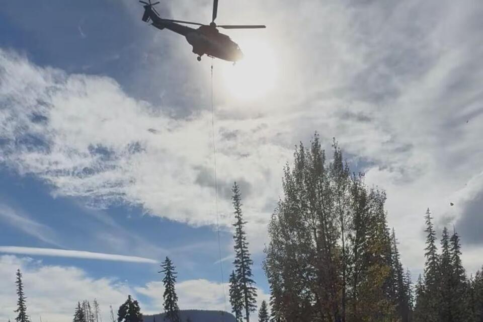 Wildfire on Three Fingered Jack in Linn County burns 32 acres - NewsBreak