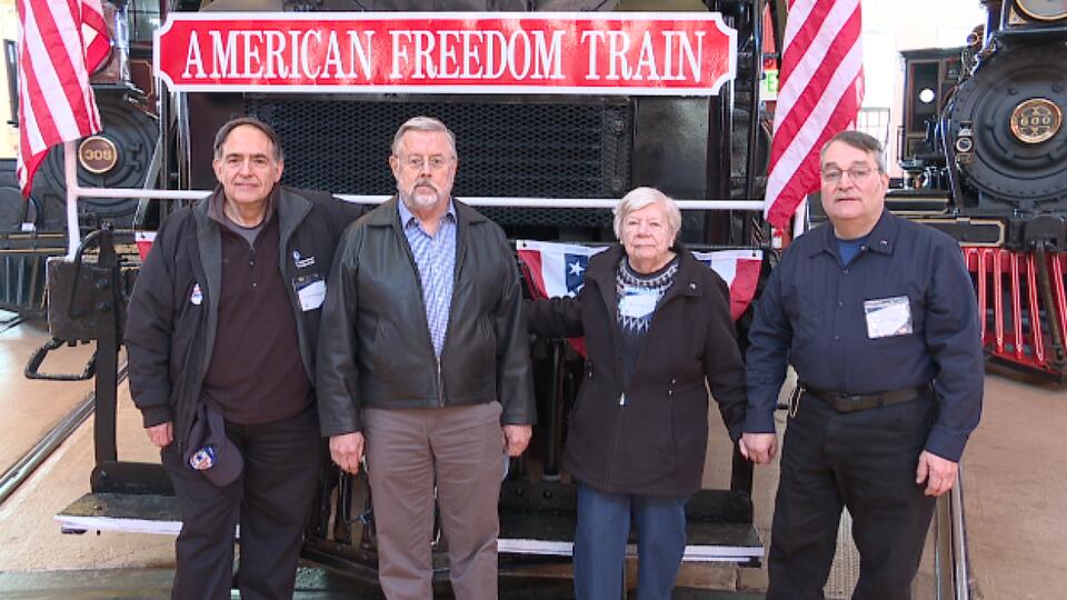Bicentennial America's Freedom Train locomotive restored at Baltimore ...