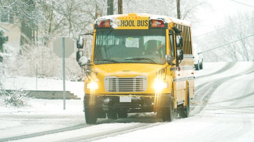 Snow closings, delays in Hampton Roads - NewsBreak