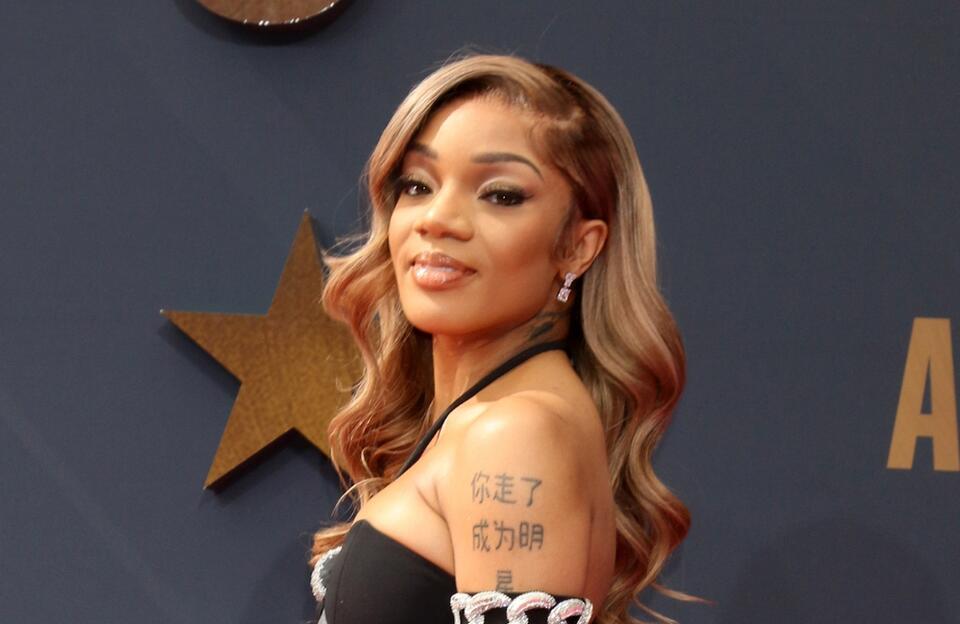 GloRilla responds to viral Sexyy Red throuple claim - NewsBreak