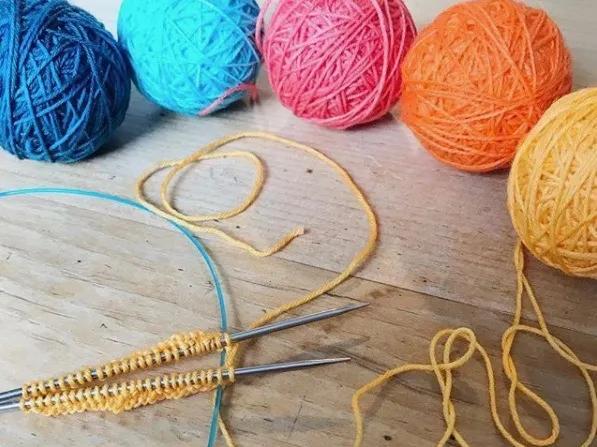 15 colour hashtags for Instagram