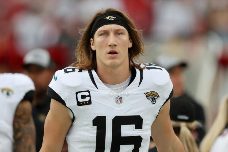 Jaguars quarterback Lawrence ruled out of Panthers clash - NewsBreak