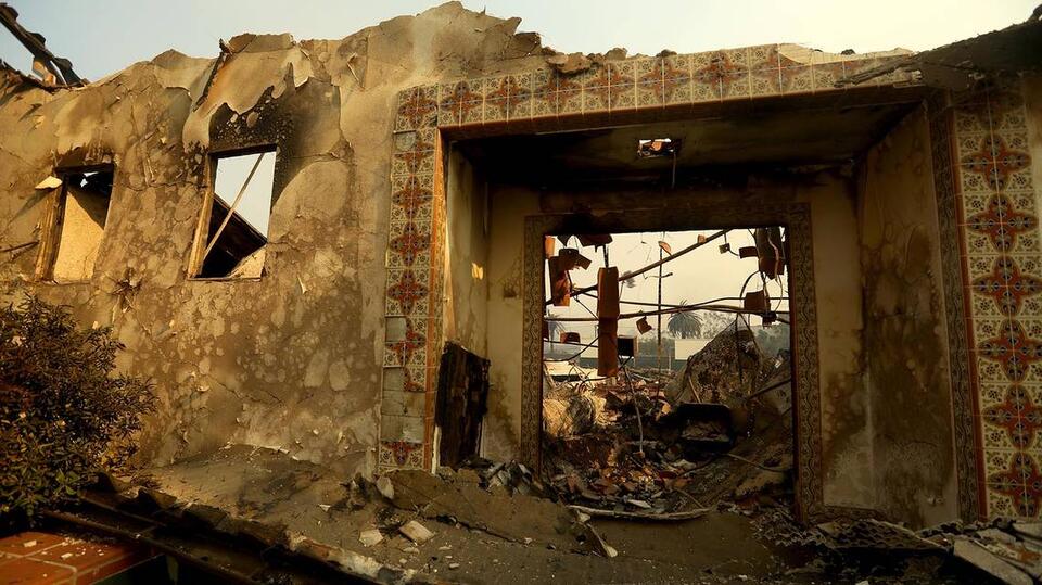 Their houses burned down. Now, they are fighting for the few homes left ...