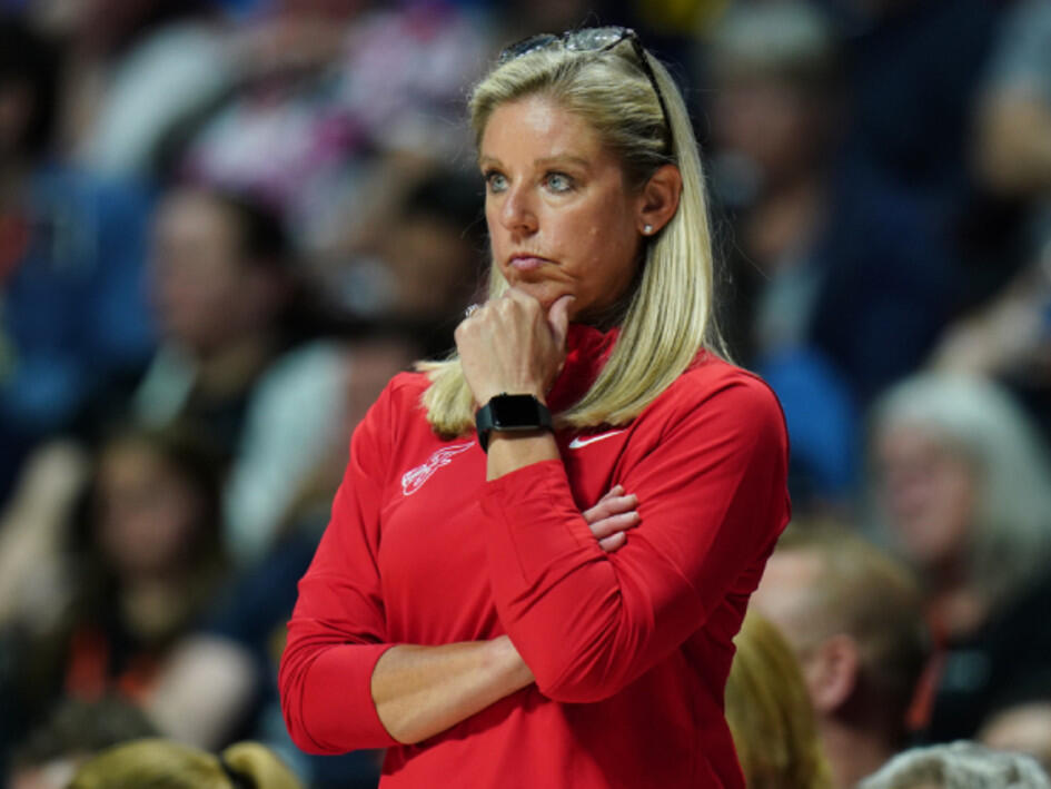 Everyone's Saying The Same Thing About Indiana Fever Coach Christie Sides