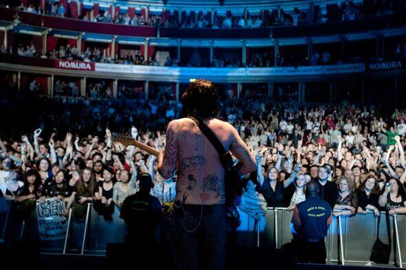 90s rock band 'so angry' after being forced to postpone US tour due to ...