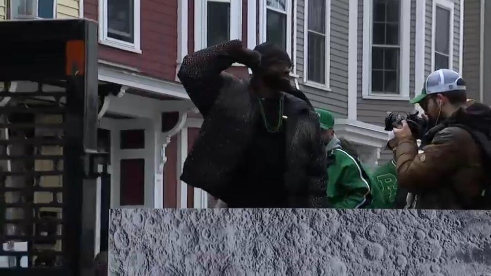 Jaylen Brown showed up for Boston's St. Patrick's Day Parade, and fans ...