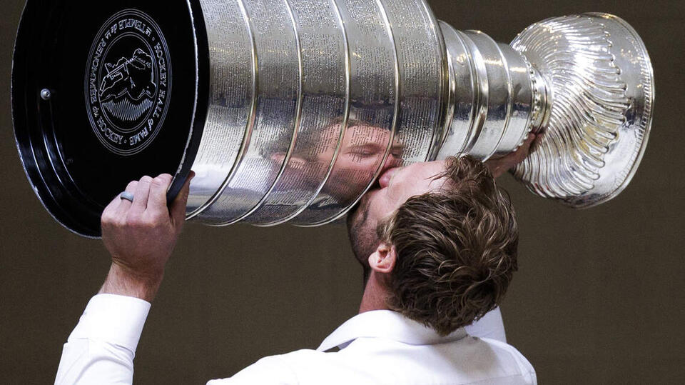 The Stanley Cup visits NC's State Legislative Building. Were the tarps ...
