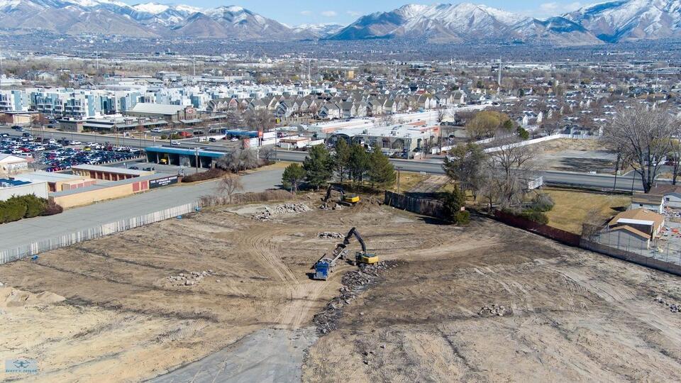 Community mourns as Redwood Drive-In demolition begins, making way for ...