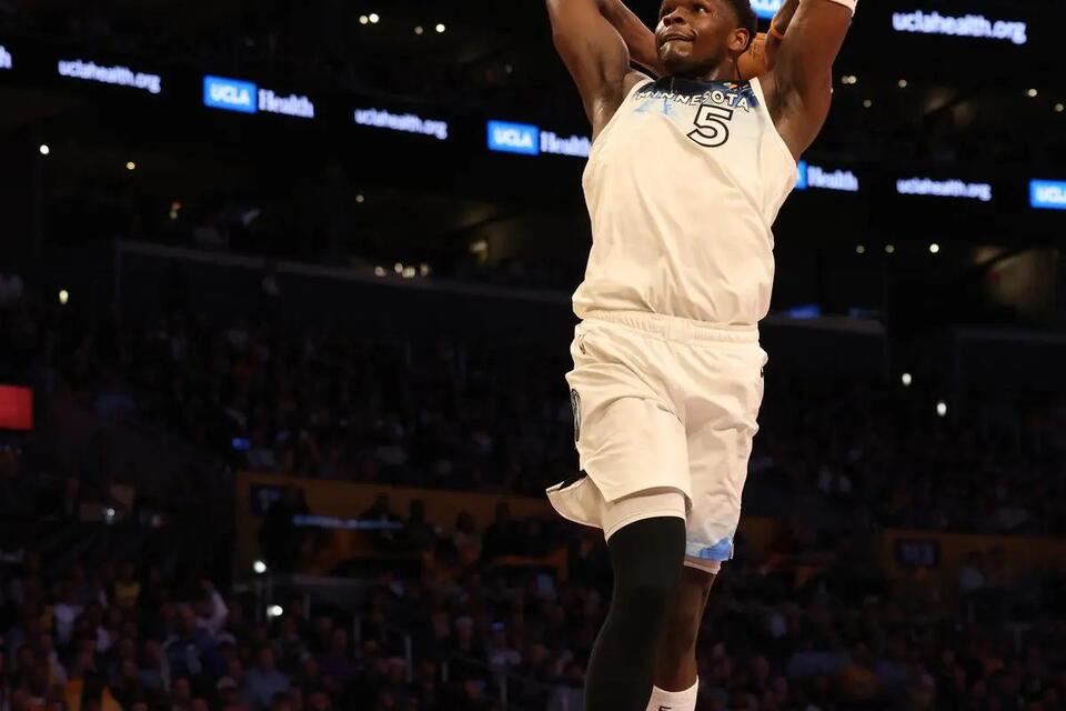 Anthony Edwards Injury Update: Right Calf Soreness on March 2, 2025 ...