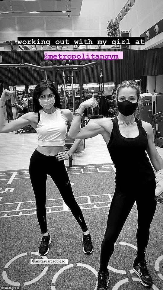 Elsa Pataky flashes her biceps during a workout at a Metropolitan Gym ...