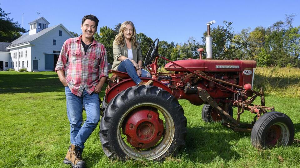 Jonathan Knight Reflects on ‘Farmhouse Fixer’ Cancellation 1 Year Later ...