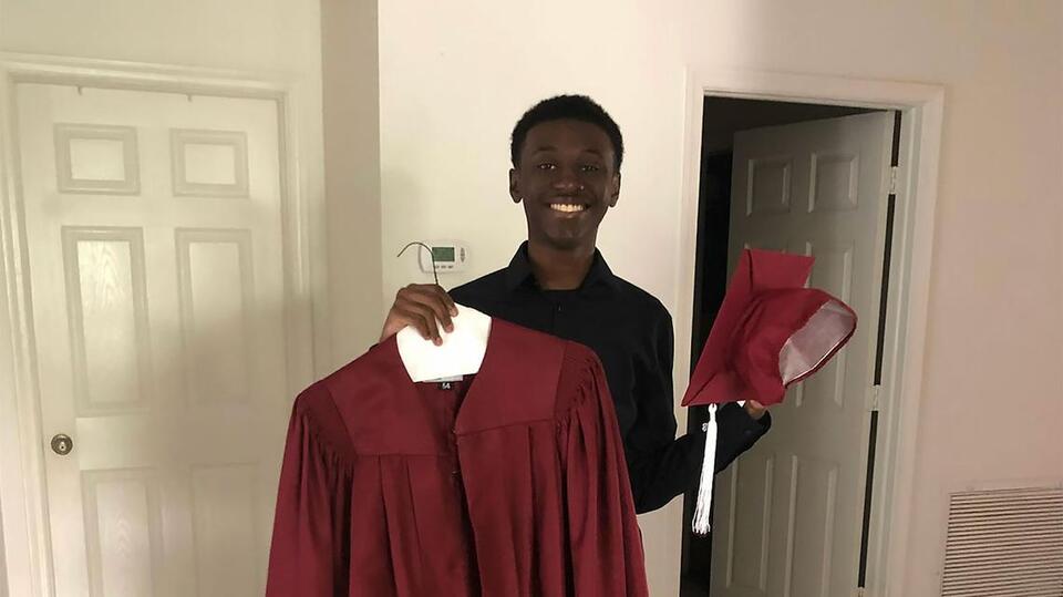 Parkland School Shooting Survivor Donovan Metayer Dead by Suicide at ...