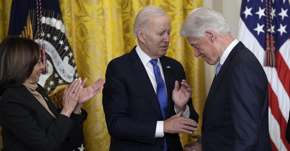 Bill and Hillary Clinton Stand by Biden Amid Mounting Calls for Him to End Campaign: Report ...