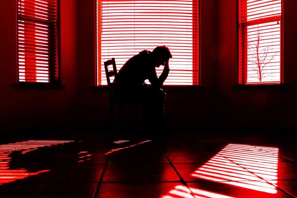 Hot New App Makes Single People Check in Constantly in Case They Die ...