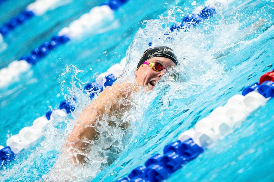 Luke Hobson Clocks First Sub-1:30 200 Yard Free NCAA Prelims Time (1:29 ...