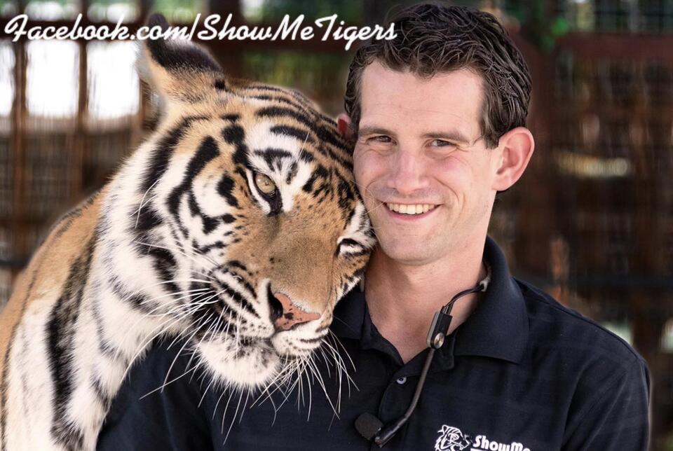Tiger Trainer Ryan Easley Mauled to Death By Giant Cat That ‘Turned On ...