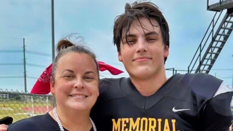 Family Of Murdered 17-Year-Old Football Player Austin Metcalf Makes ...