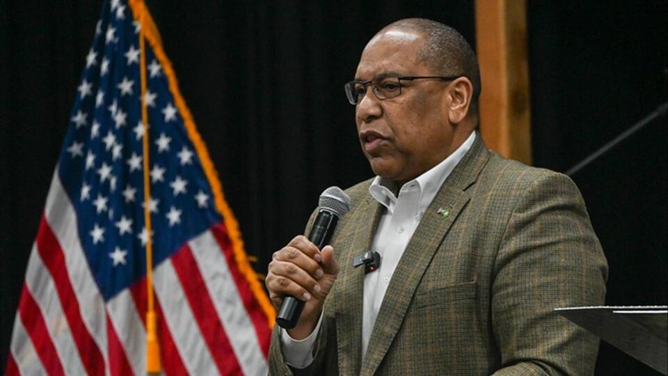 Semi Bird receives GOP endorsement for Washington governor - NewsBreak