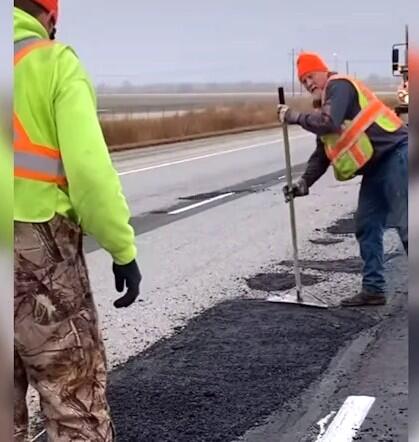 Illinois’ Expanded Move Over Law Takes Effect January 1, 2026: - NewsBreak