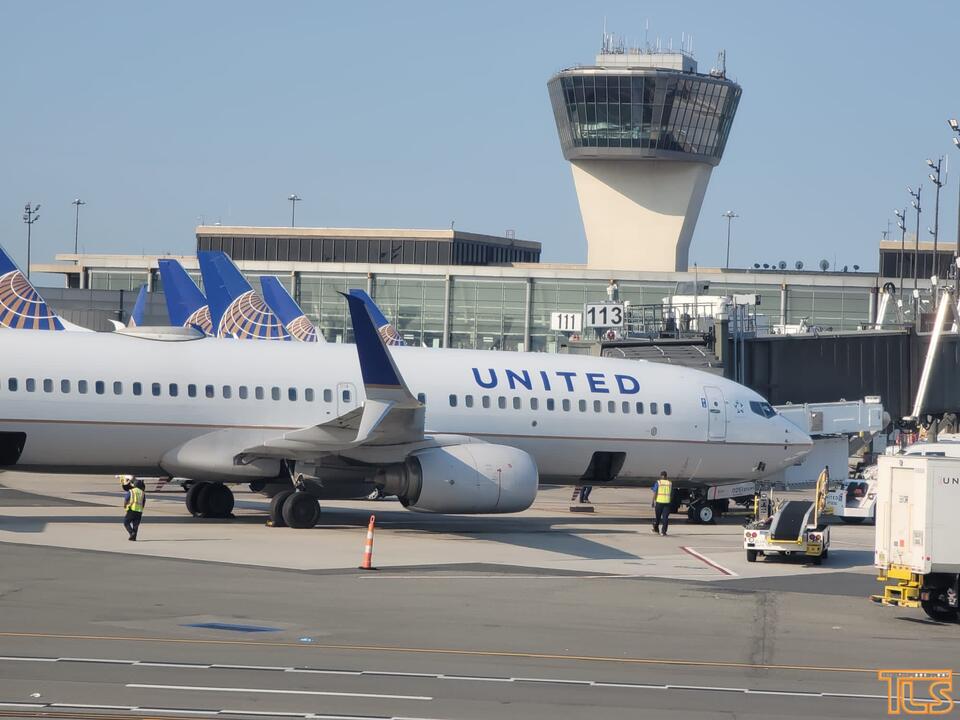 United Airlines Announces Plans To Hire Thousands More Employees At ...