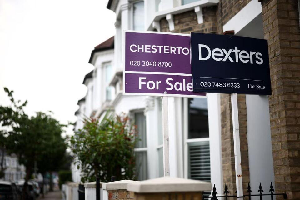Average price of a UK home up £3,000 in April, Rightmove data shows ...