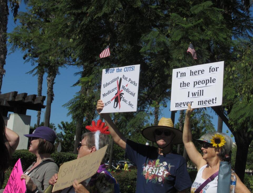 BVH students attend ‘No Kings’ protest - NewsBreak