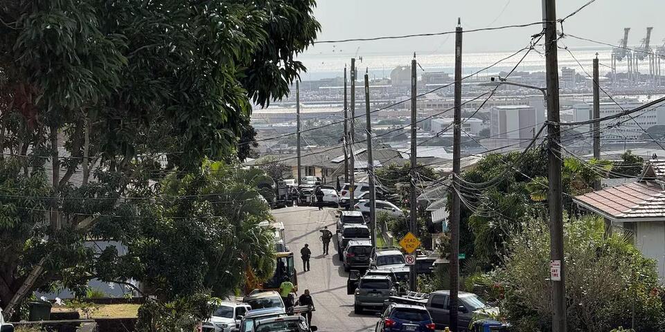 Man surrenders to police following barricade situation in Kalihi ...