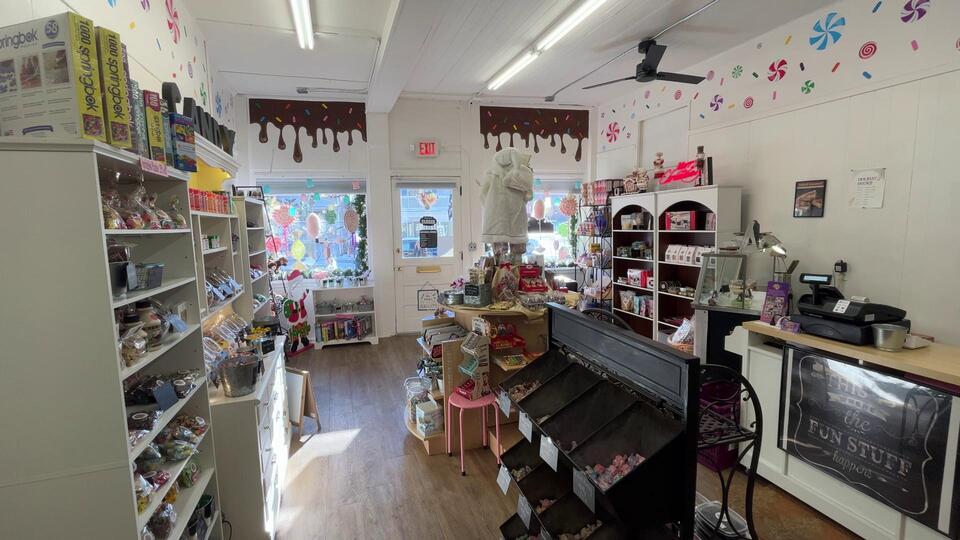 A Look Inside Local Candy Store on National Candy Cane Day - NewsBreak