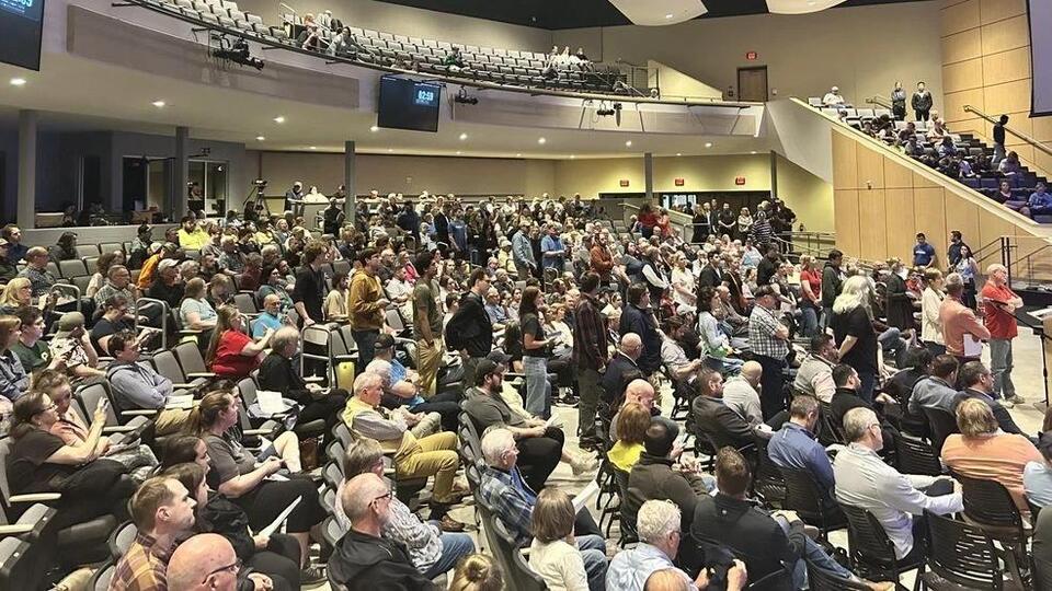 Microsoft data center decision on hold after hours-long public hearing ...