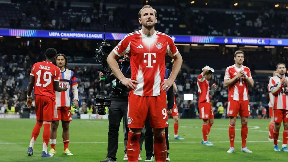 Harry Kane explains reason why he appeared to bizarrely stand & stare ...