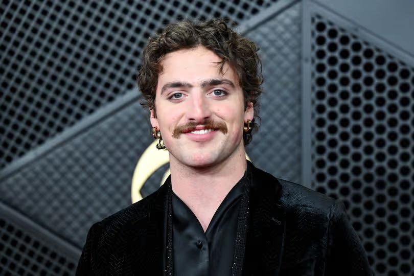 Benson Boone's fiery six-word clap-back after Grammys photographer ...