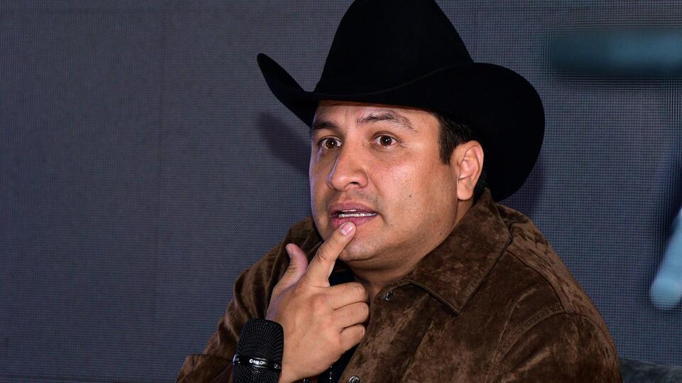 Mexican Singer Cancels on 50,000 Fans After US Visa Revoked - NewsBreak