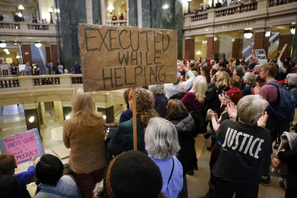 'Pissed.' Alex Pretti memorial draws hundreds of health workers to ...